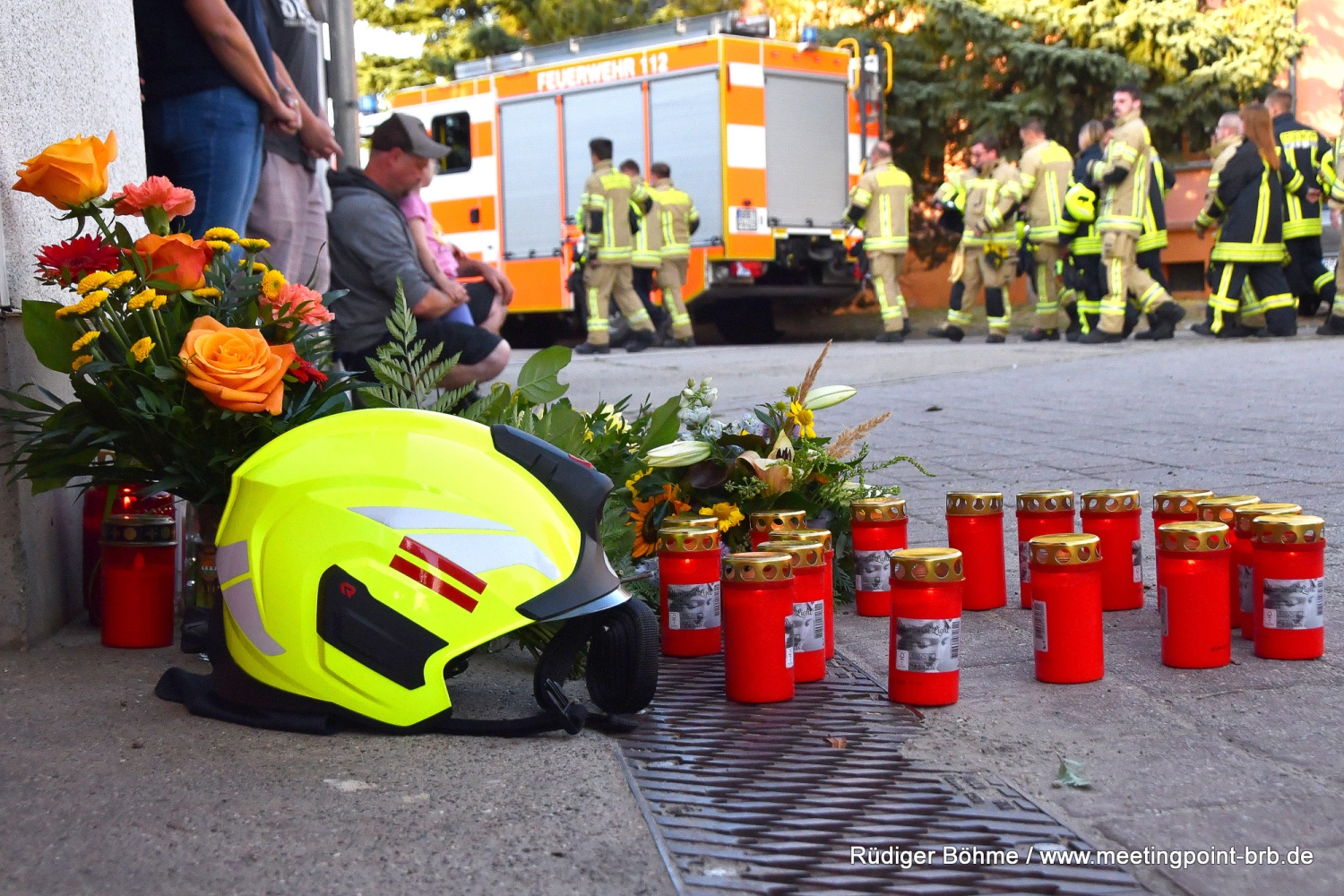 Wenn 70 Feuerwehrleute schweigend zusammenstehen: Abschied von René Mahlow