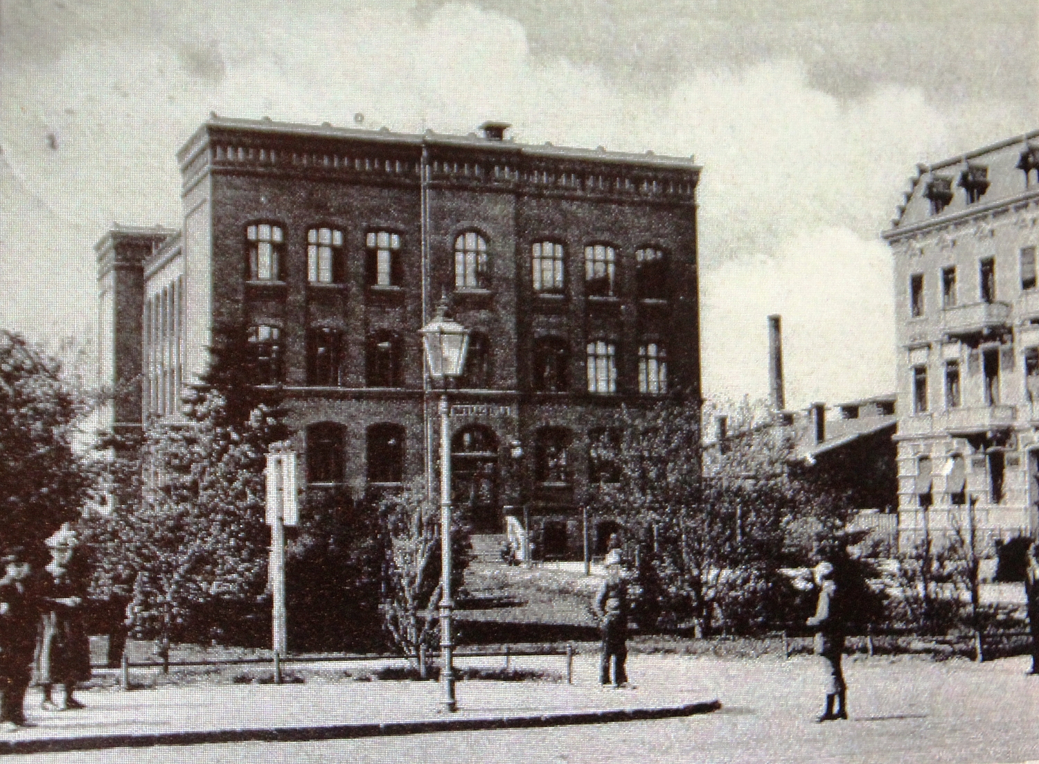 1200 Kinder passten 1893 in die gerade fertiggestellte Bürgerschule