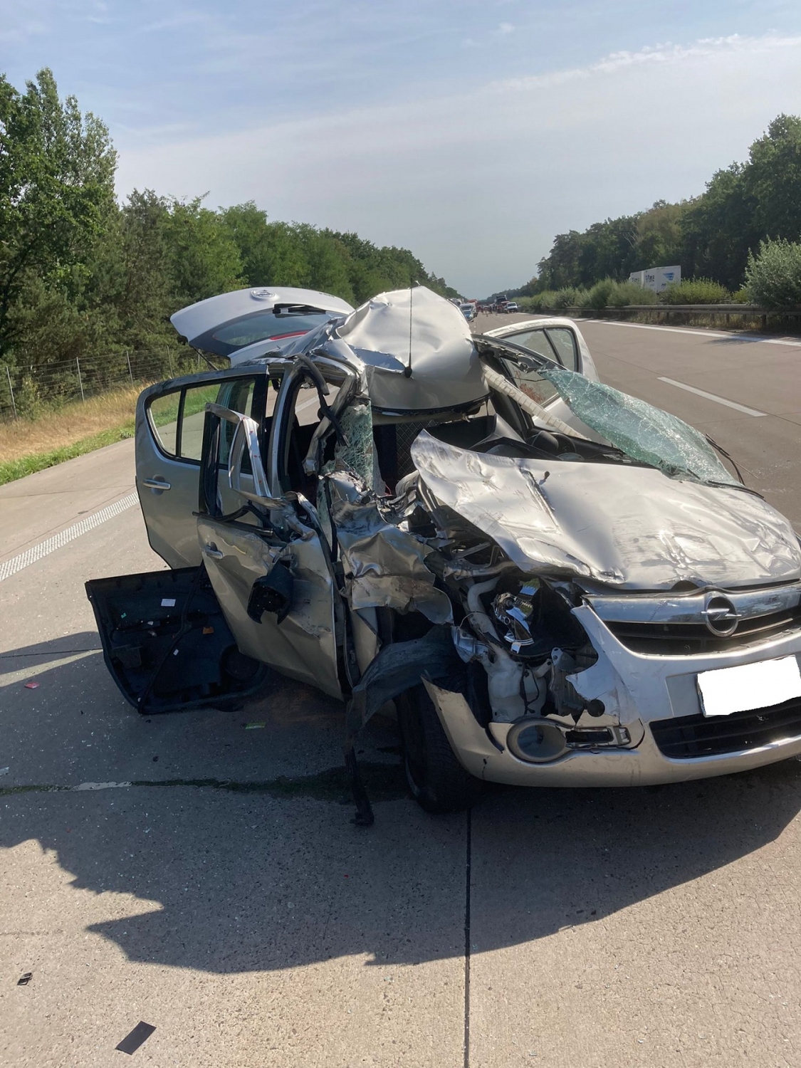 Aktuelle Verkehrsmeldung: Unfall auf der A2 // UPDATE: zwei Schwerverletzte