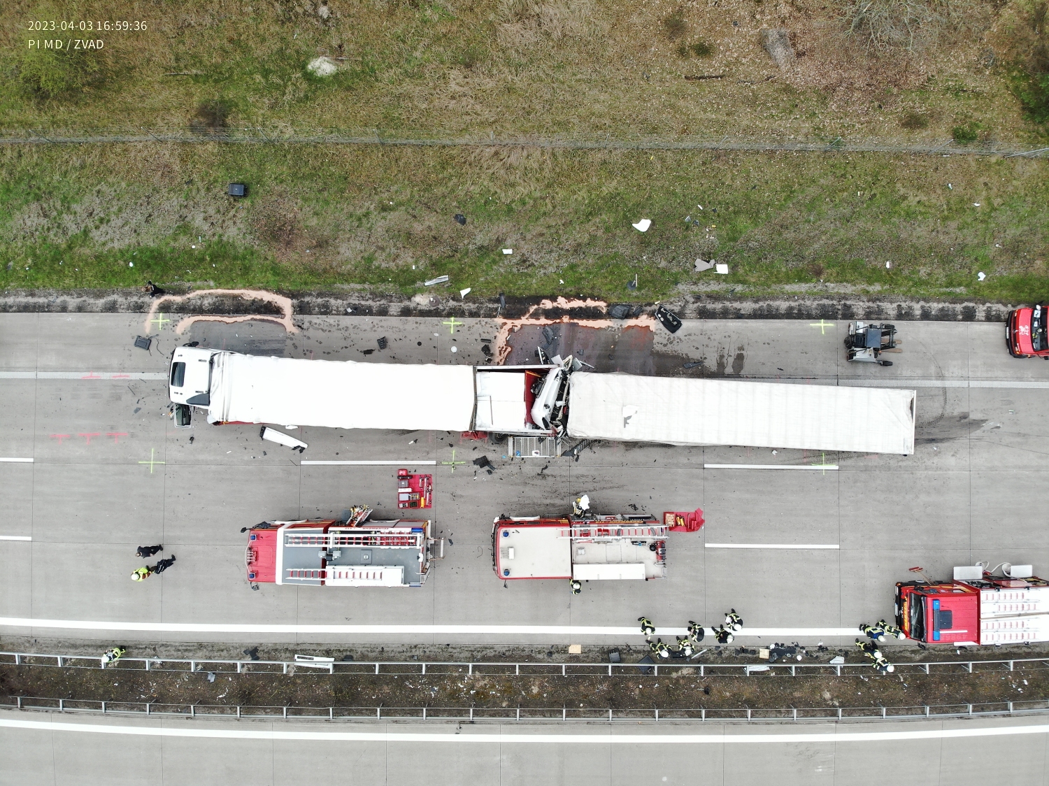 Tödlicher Unfall auf der A2 bei Burg: LKW fährt ungebremst auf Stauende auf