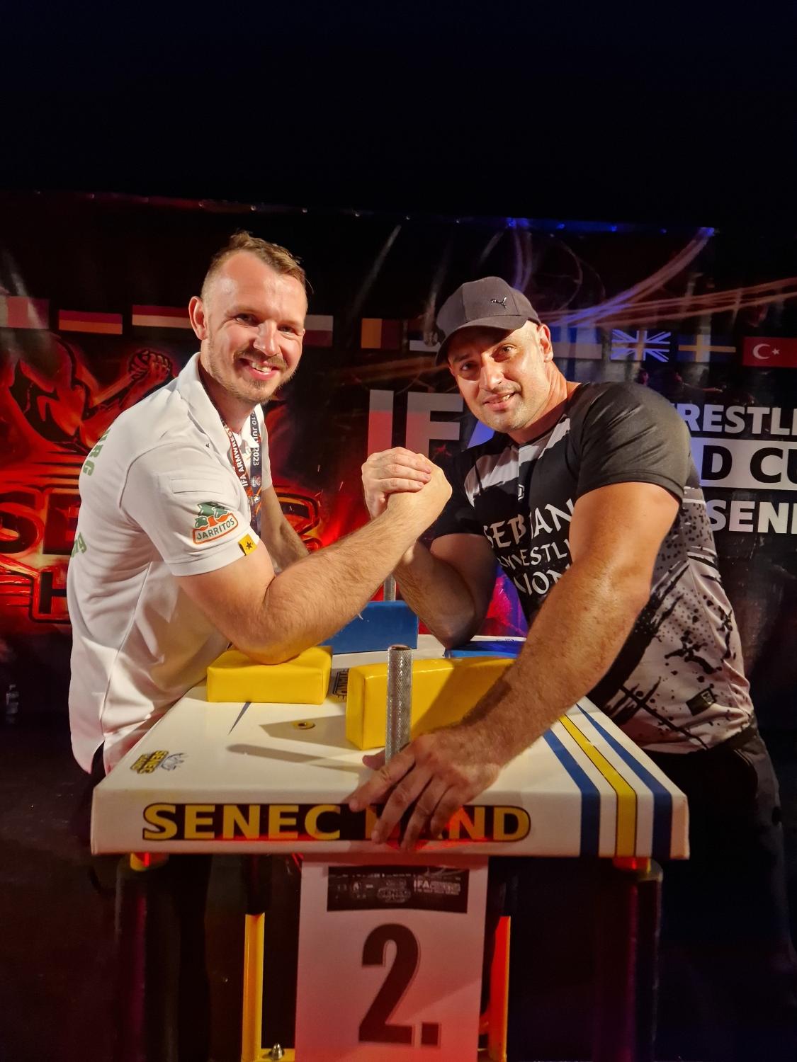 Arm Wrestler Matthias Schlitte aus der Börde ganz weit oben