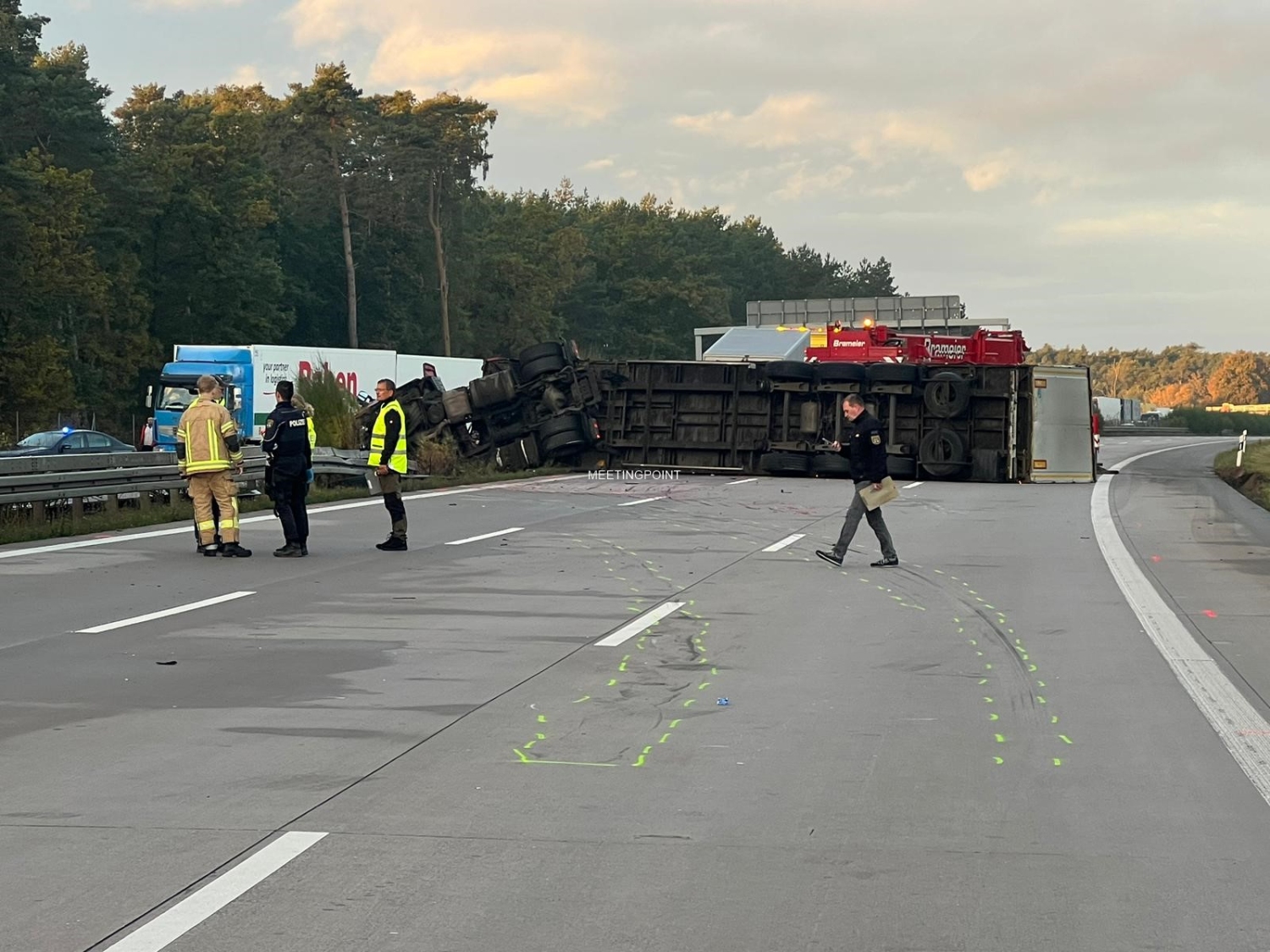 +++Update, 15 Uhr: Schwerer Unfall auf der A2 - Mindestens zwei Tote - Fahrbahnen wieder frei
