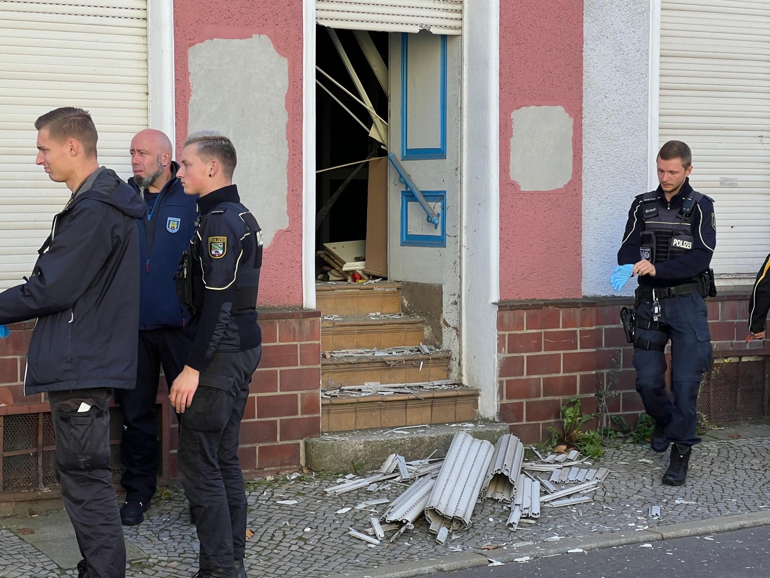 Polizeieinsatz in Burg - SEK stürmt Wohnhaus