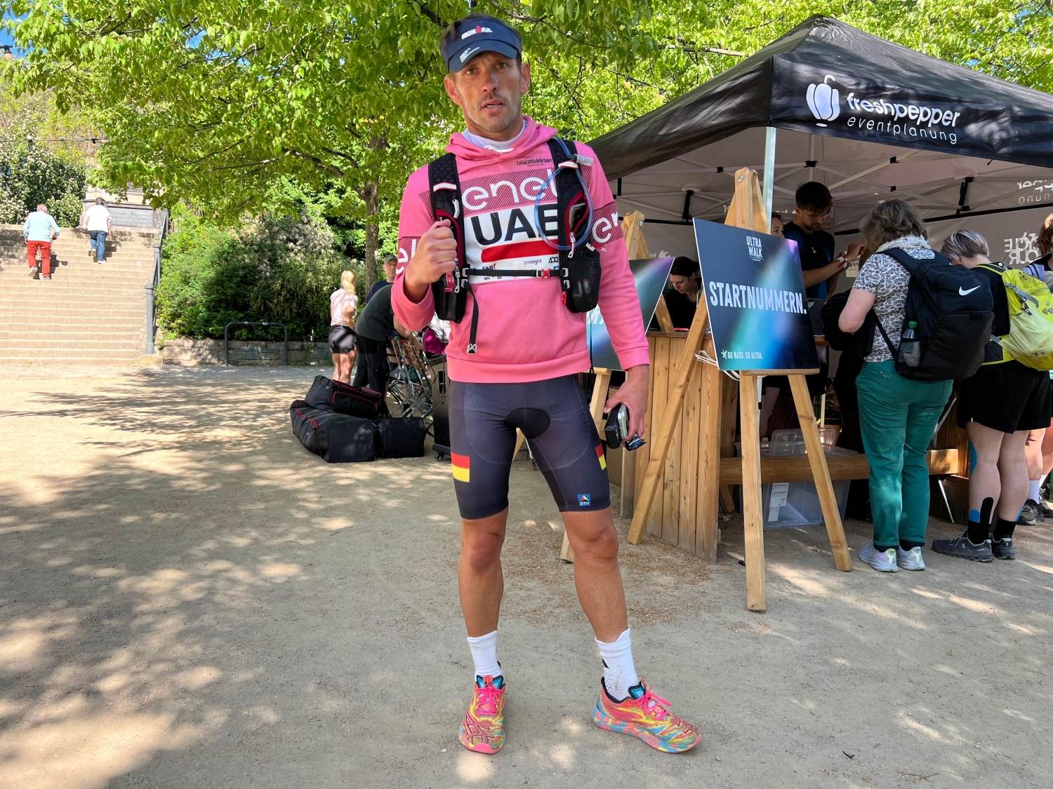 Respektvolle Leistung: Triathlet aus Burg gewinnt 100 Kilometer Ultra-Walk