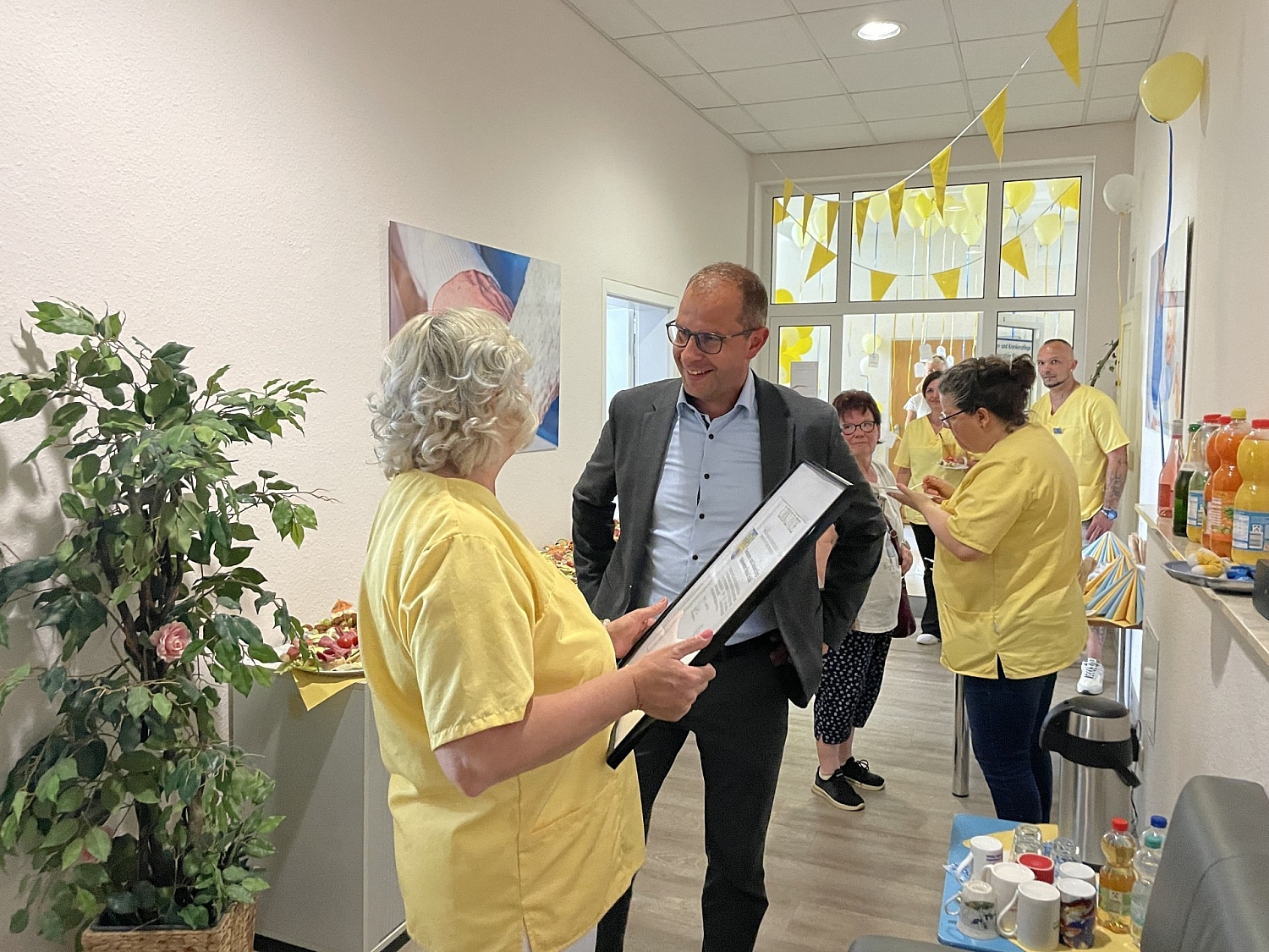 20 Jahre Herzblut und Fürsorge: Jubiläum mit Tränen der Rührung bei ...